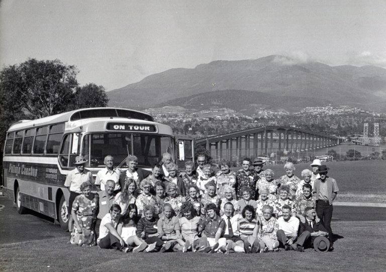 Polley’s Coaches – Queensland Omnibus & Coach Society Inc.