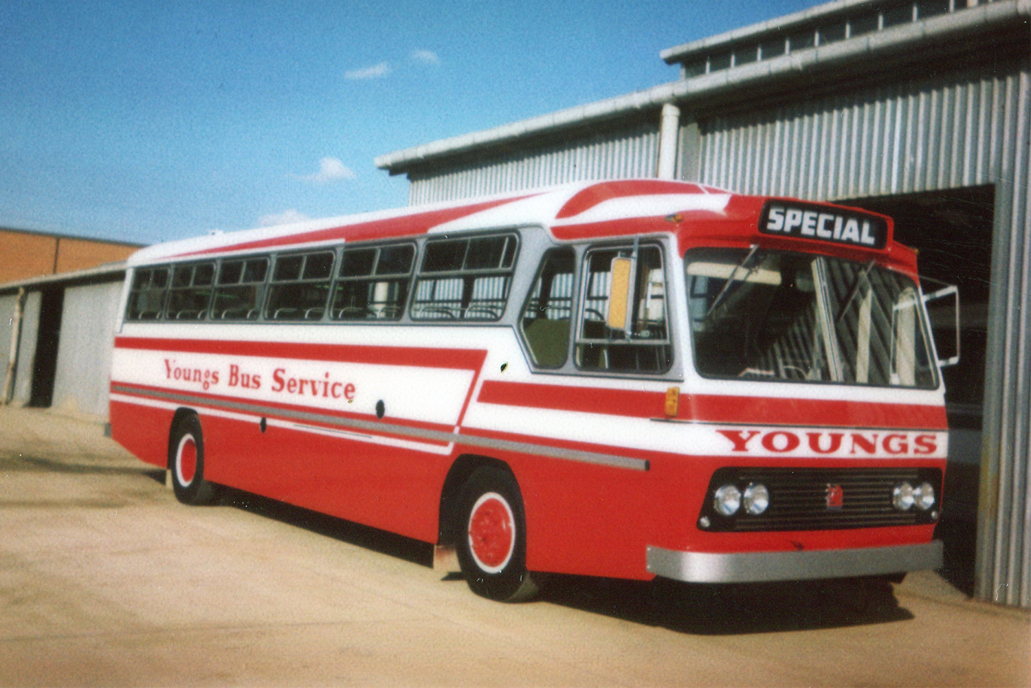 Young’s Bus Service – Queensland Omnibus & Coach Society Inc.
